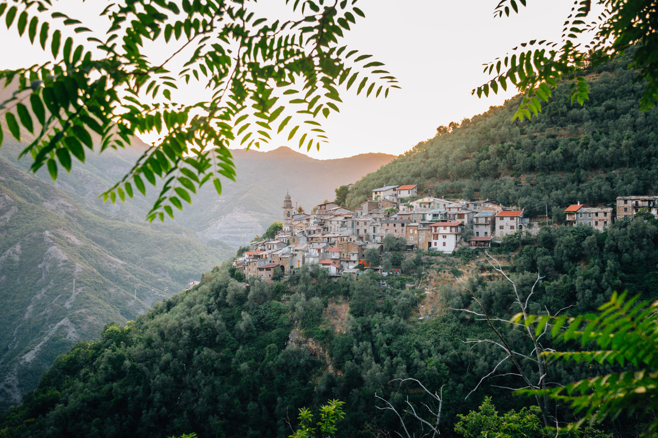 Glori, il borgo dove rinasce la comunità e si recuperano le terre ...