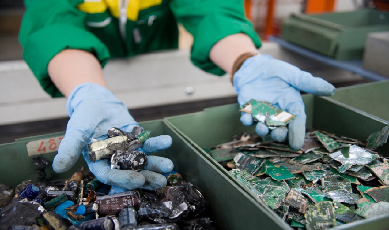 RAEE e riciclo di rifiuti elettronici: a che punto siamo in Italia? | Italia che cambia