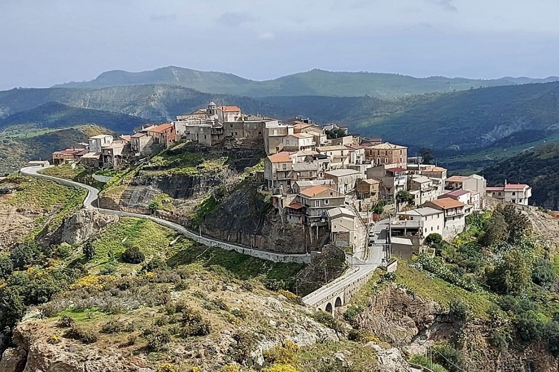 Sabina Licursi: "La vita delle aree interne della Calabria è ...