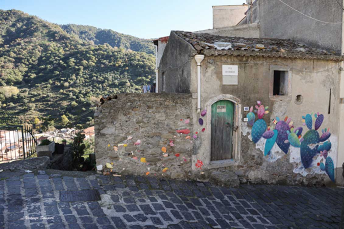 Graniti, il paese dipinto della Valle dell'Alcantara | Sicilia che ...