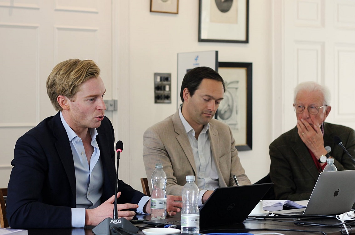 La missione di Michael Plant: "La felicità è una cosa seria. E io la ...